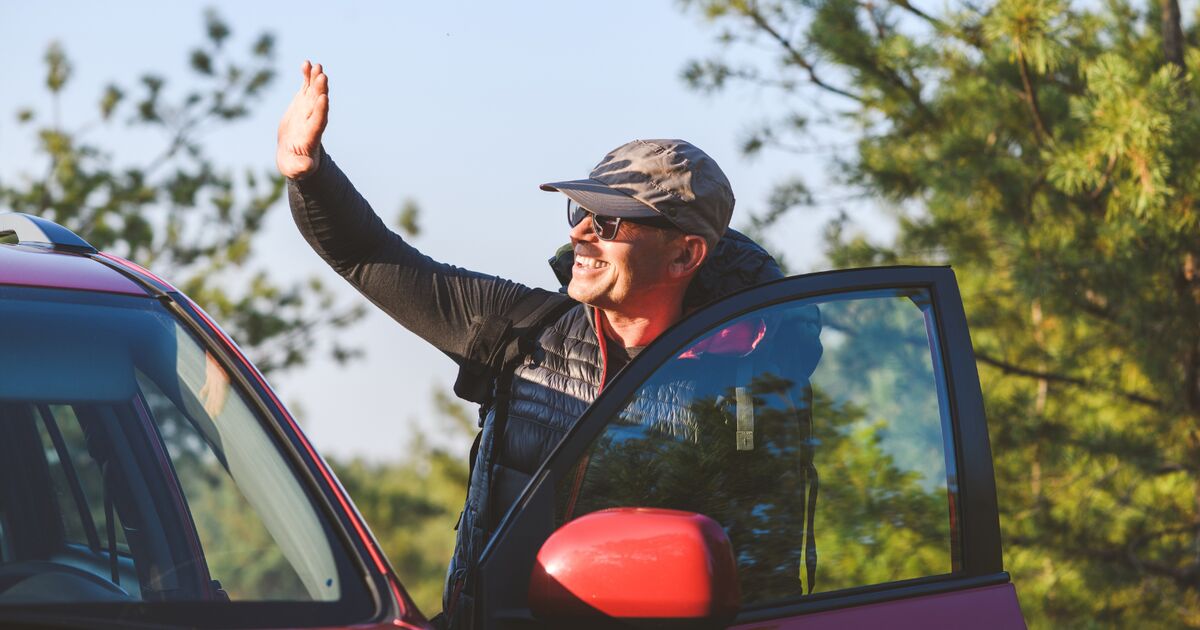 Neighbour wave | Third Space